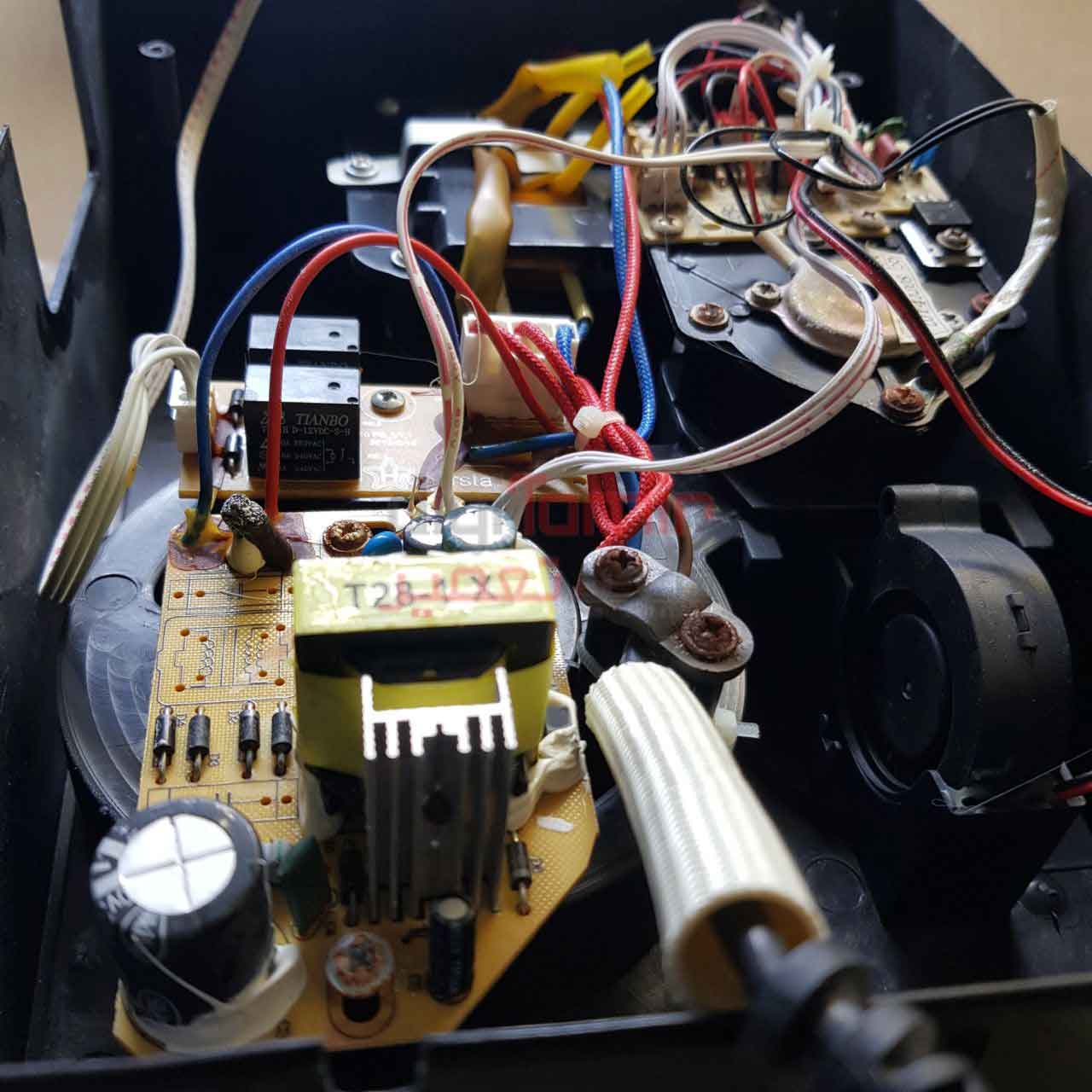 تعمیر دستگاه بخور سرد و گرم Accumed | دیجی‌تعمیر